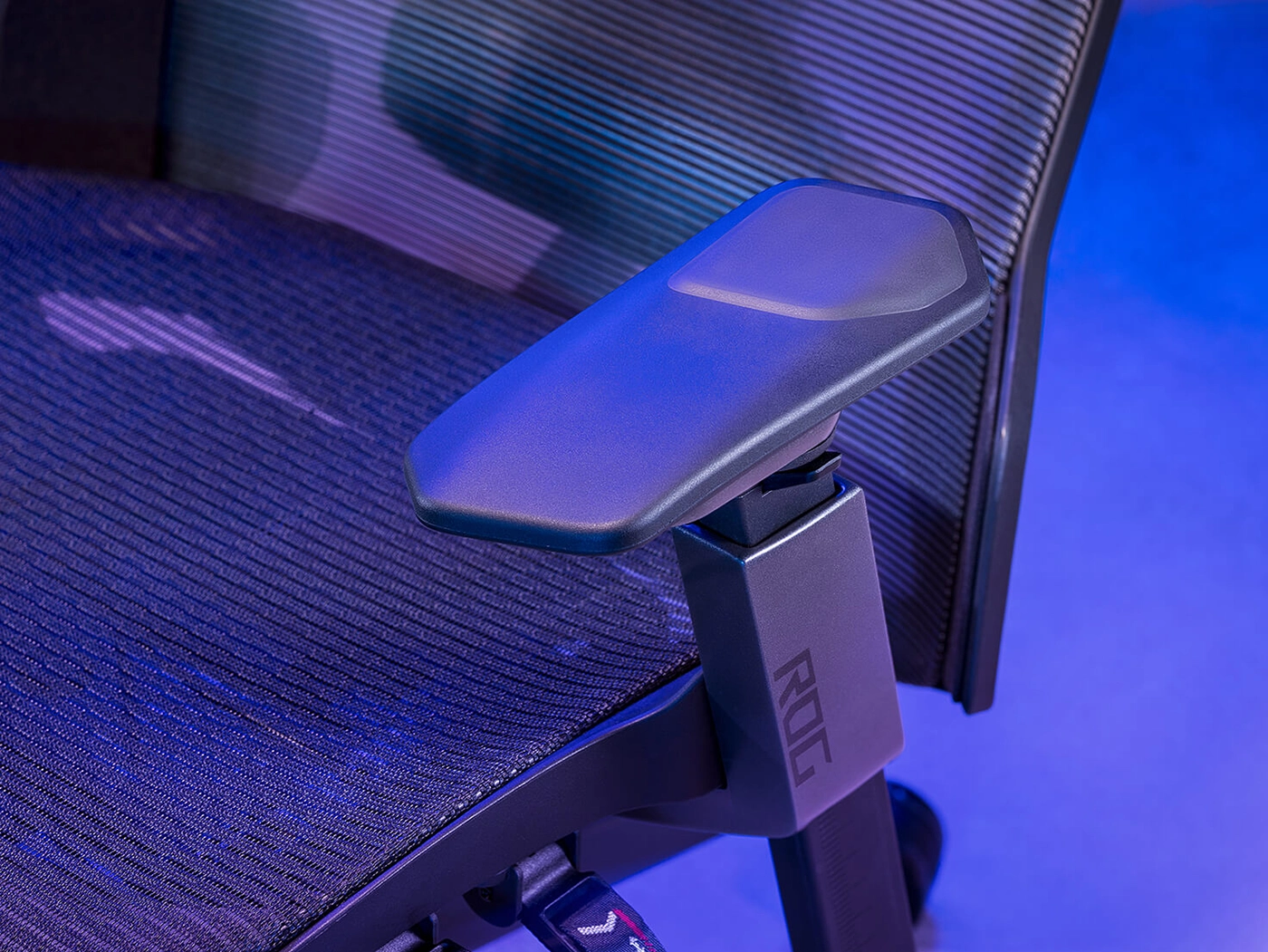 Ghế Gaming Asus Rog Destrier Ergo (SL400) | Chính Hãng